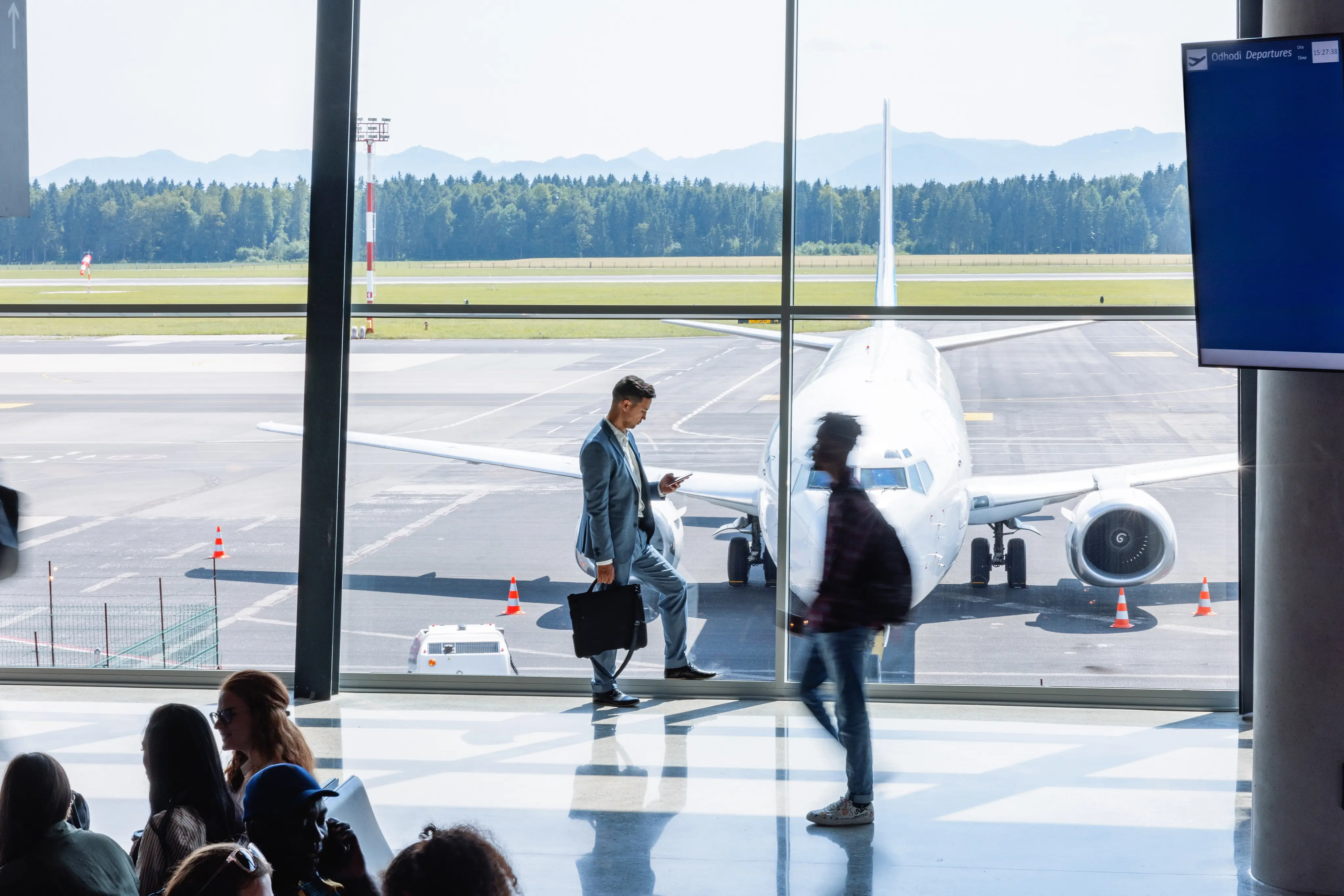 Optimising Passenger Processing with a Real-Time Queue Management System